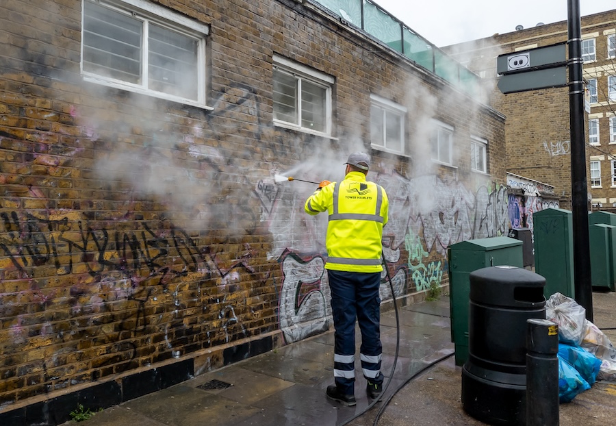 Professional Tips and Tricks for How To Clean Off Graffiti
